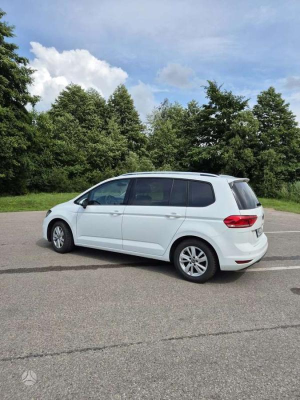 Balts Volkswagen Touran 2021 Vilkaviškis, ar dzinēja tilpumu 1.97 L un nobraukumu 304 tūkst. km par 13200 €, foto 5 vietnē AUTOMOTO.COM.LV