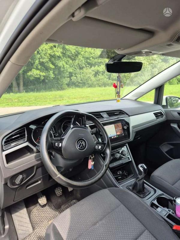 Balts Volkswagen Touran 2021 Vilkaviškis, ar dzinēja tilpumu 1.97 L un nobraukumu 304 tūkst. km par 13200 €, foto 6 vietnē AUTOMOTO.COM.LV