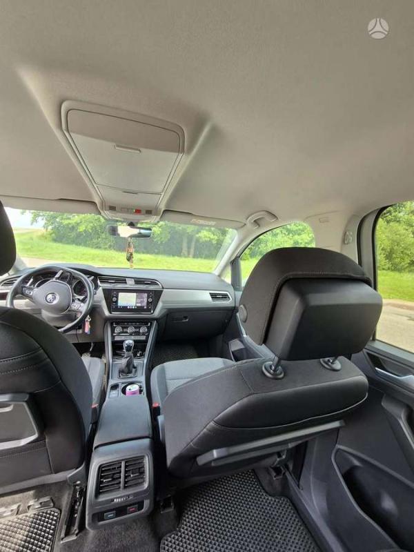 Balts Volkswagen Touran 2021 Vilkaviškis, ar dzinēja tilpumu 1.97 L un nobraukumu 304 tūkst. km par 13200 €, foto 7 vietnē AUTOMOTO.COM.LV