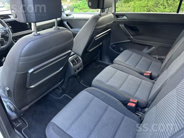White Volkswagen Touran 2021 in Riga, with an engine capacity of 2.00 L and mileage of 197 thousand km for 9990 €, photo 10 on AUTOMOTO.COM.LV