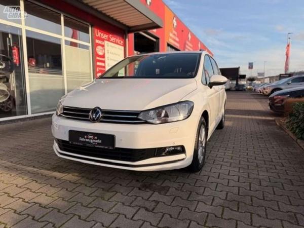 White Volkswagen Touran 2022 in Kaunas, with an engine capacity of 2.00 L and mileage of 80 thousand km for 28014 €, photo 1 on AUTOMOTO.COM.LV