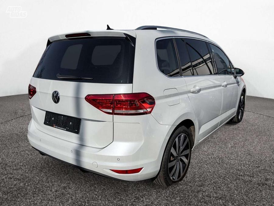 Balts Volkswagen Touran 2022 Kauņa, ar dzinēja tilpumu 1.50 L un nobraukumu 81 tūkst. km par 27078 €, foto 3 vietnē AUTOMOTO.COM.LV