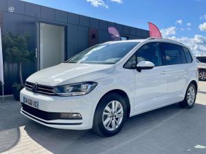 Balts Volkswagen Touran 2023 Tauragė, ar dzinēja tilpumu 1.50 L un nobraukumu 250 tūkst. km par 10900 €, foto  vietnē AUTOMOTO.COM.LV