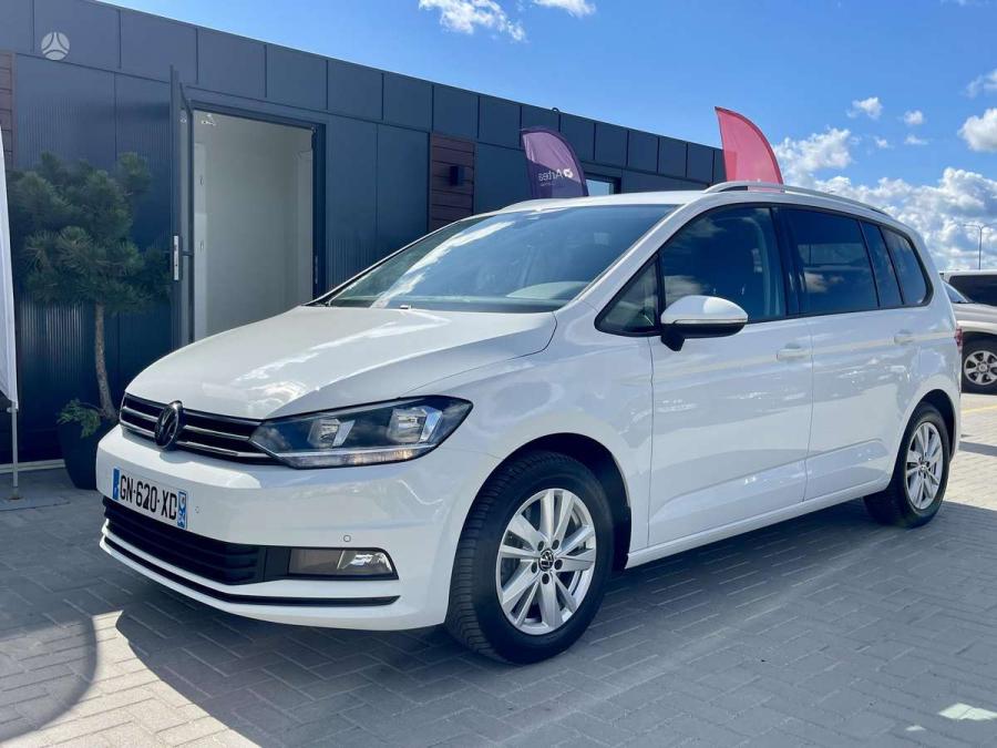 Balts Volkswagen Touran 2023 Tauragė, ar dzinēja tilpumu 1.50 L un nobraukumu 250 tūkst. km par 10900 €, foto 1 vietnē AUTOMOTO.COM.LV