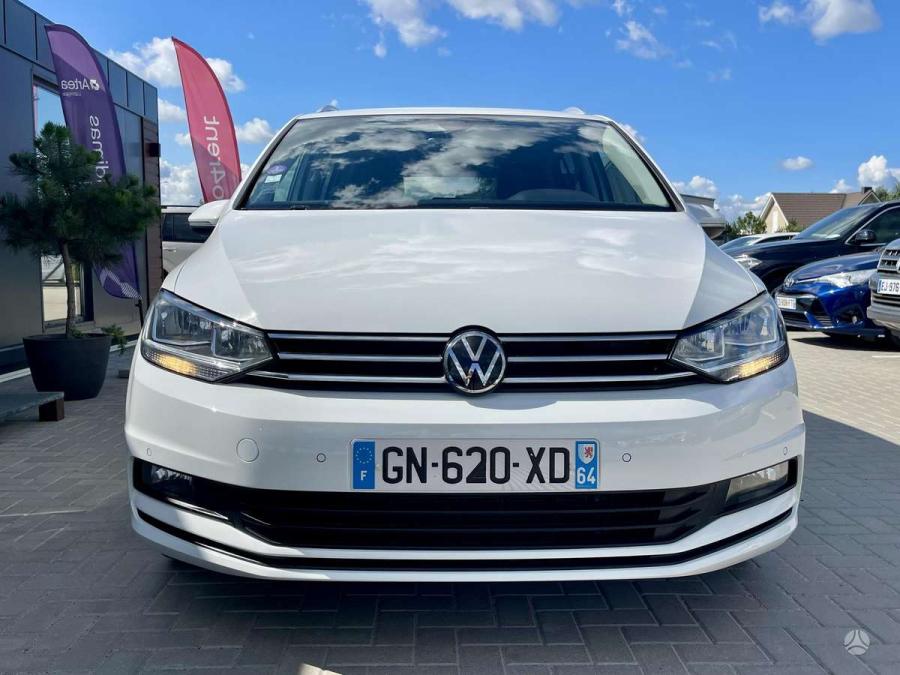 Balts Volkswagen Touran 2023 Tauragė, ar dzinēja tilpumu 1.50 L un nobraukumu 250 tūkst. km par 10900 €, foto 3 vietnē AUTOMOTO.COM.LV