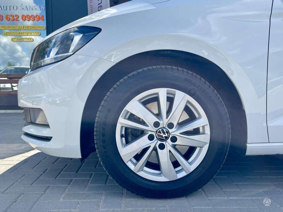 Balts Volkswagen Touran 2023 Tauragė, ar dzinēja tilpumu 1.50 L un nobraukumu 250 tūkst. km par 10900 €, foto 8 vietnē AUTOMOTO.COM.LV