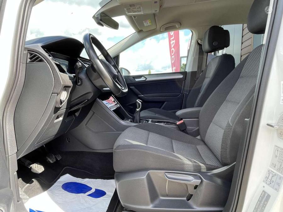 Balts Volkswagen Touran 2023 Tauragė, ar dzinēja tilpumu 1.50 L un nobraukumu 250 tūkst. km par 10900 €, foto 12 vietnē AUTOMOTO.COM.LV