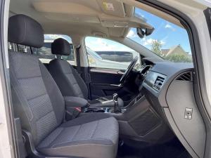 Balts Volkswagen Touran 2023 Tauragė, ar dzinēja tilpumu 1.50 L un nobraukumu 250 tūkst. km par 10900 €, foto 20 vietnē AUTOMOTO.COM.LV