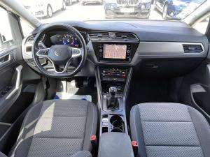 Balts Volkswagen Touran 2023 Tauragė, ar dzinēja tilpumu 1.50 L un nobraukumu 250 tūkst. km par 10900 €, foto 21 vietnē AUTOMOTO.COM.LV