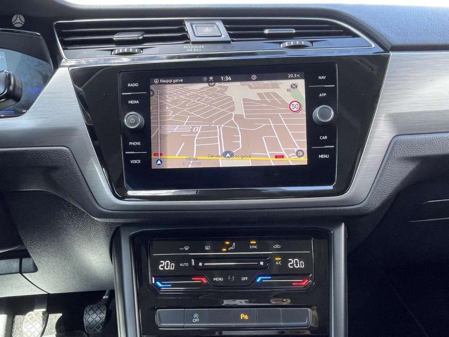 Balts Volkswagen Touran 2023 Tauragė, ar dzinēja tilpumu 1.50 L un nobraukumu 250 tūkst. km par 10900 €, foto 22 vietnē AUTOMOTO.COM.LV