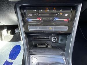 Balts Volkswagen Touran 2023 Tauragė, ar dzinēja tilpumu 1.50 L un nobraukumu 250 tūkst. km par 10900 €, foto 24 vietnē AUTOMOTO.COM.LV