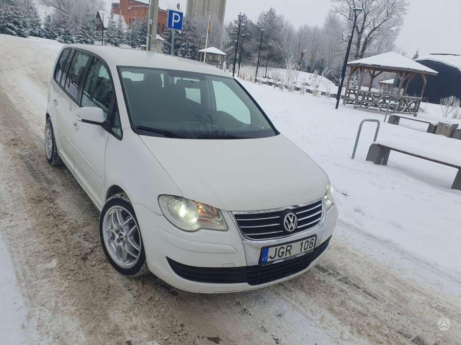 Balts Volkswagen Touran 2008 Vilkaviškis, ar dzinēja tilpumu 1.90 L un nobraukumu 408 tūkst. km par 1450 €, foto 2 vietnē AUTOMOTO.COM.LV