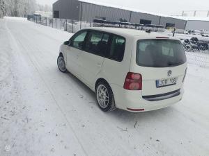 Balts Volkswagen Touran 2008 Vilkaviškis, ar dzinēja tilpumu 1.90 L un nobraukumu 408 tūkst. km par 1450 €, foto 3 vietnē AUTOMOTO.COM.LV