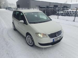 Balts Volkswagen Touran 2008 Vilkaviškis, ar dzinēja tilpumu 1.90 L un nobraukumu 408 tūkst. km par 1450 €, foto 5 vietnē AUTOMOTO.COM.LV