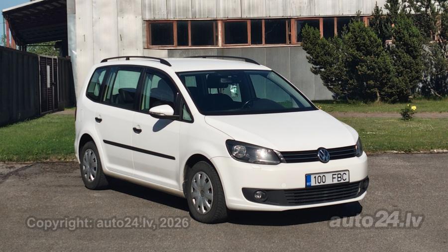 Balts Volkswagen Touran 2015 Tallina, ar dzinēja tilpumu 2.00 L un nobraukumu 391 tūkst. km par 6500 €, foto 1 vietnē AUTOMOTO.COM.LV