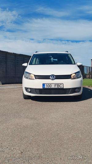 Balts Volkswagen Touran 2015 Tallina, ar dzinēja tilpumu 2.00 L un nobraukumu 391 tūkst. km par 6500 €, foto 4 vietnē AUTOMOTO.COM.LV