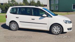 Balts Volkswagen Touran 2015 Tallina, ar dzinēja tilpumu 2.00 L un nobraukumu 391 tūkst. km par 6500 €, foto 5 vietnē AUTOMOTO.COM.LV