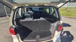 Balts Volkswagen Touran 2015 Tallina, ar dzinēja tilpumu 2.00 L un nobraukumu 391 tūkst. km par 6500 €, foto 19 vietnē AUTOMOTO.COM.LV