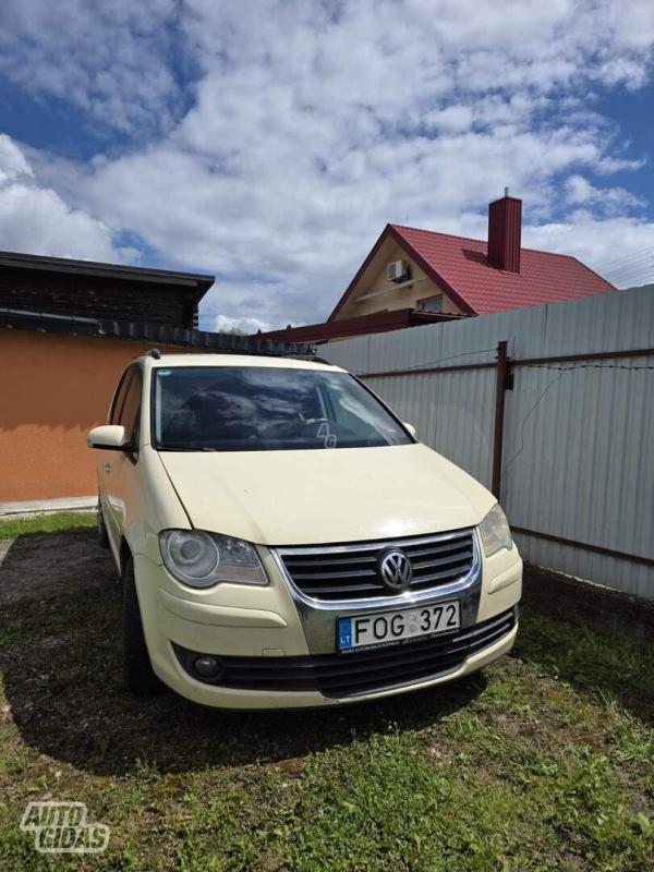 Dzeltens Volkswagen Touran 2007 Kauņa, ar dzinēja tilpumu 1.90 L un nobraukumu 400 tūkst. km par 800 €, foto 2 vietnē AUTOMOTO.COM.LV