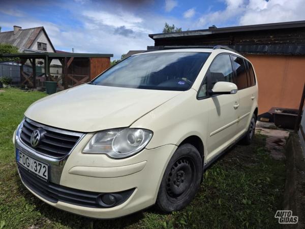 Dzeltens Volkswagen Touran 2007 Kauņa, ar dzinēja tilpumu 1.90 L un nobraukumu 400 tūkst. km par 800 €, foto 9 vietnē AUTOMOTO.COM.LV