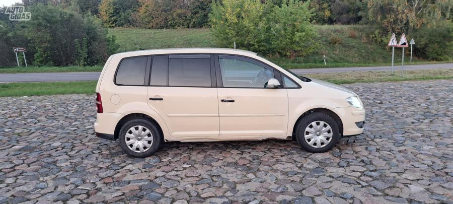 Желтый Фольксваген Туран 2007 в Друскининкай, объемом двигателя 1.90 л и пробегом 342 тыс. км за 800 €, фото 6 на AUTOMOTO.COM.LV
