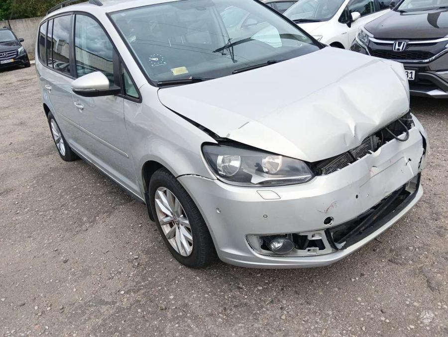 Dzeltens Volkswagen Touran 2011 Marijampole, ar dzinēja tilpumu 1.60 L un nobraukumu 333 tūkst. km par 2300 €, foto 1 vietnē AUTOMOTO.COM.LV