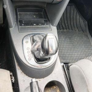 Dzeltens Volkswagen Touran 2011 Marijampole, ar dzinēja tilpumu 1.60 L un nobraukumu 333 tūkst. km par 2300 €, foto 11 vietnē AUTOMOTO.COM.LV