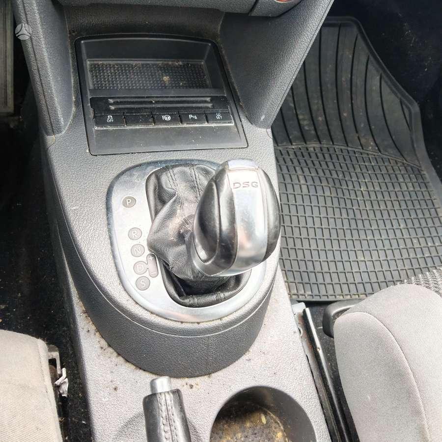 Dzeltens Volkswagen Touran 2011 Marijampole, ar dzinēja tilpumu 1.60 L un nobraukumu 333 tūkst. km par 2300 €, foto 11 vietnē AUTOMOTO.COM.LV