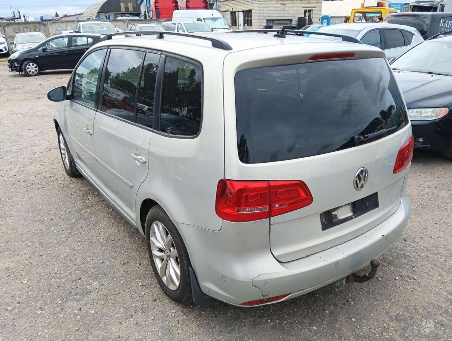 Dzeltens Volkswagen Touran 2011 Marijampole, ar dzinēja tilpumu 1.60 L un nobraukumu 333 tūkst. km par 2300 €, foto 14 vietnē AUTOMOTO.COM.LV