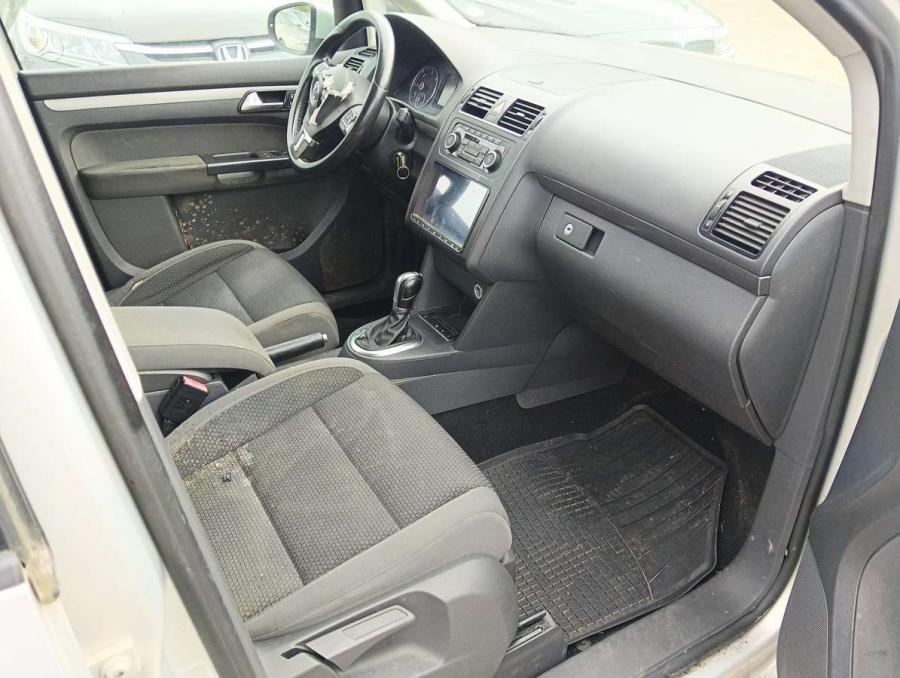 Dzeltens Volkswagen Touran 2011 Marijampole, ar dzinēja tilpumu 1.60 L un nobraukumu 333 tūkst. km par 2300 €, foto 15 vietnē AUTOMOTO.COM.LV