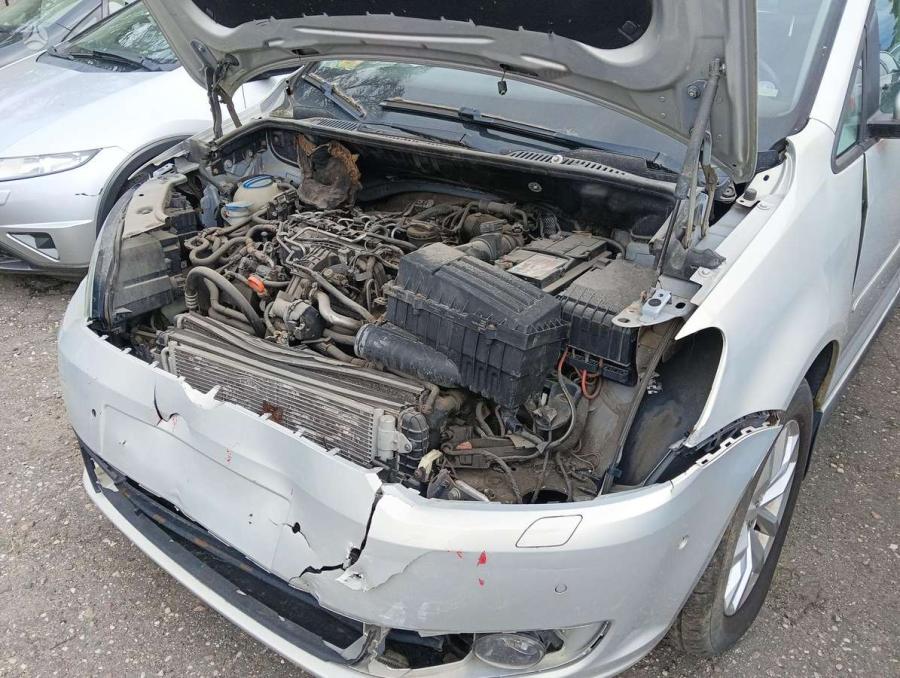 Dzeltens Volkswagen Touran 2011 Marijampole, ar dzinēja tilpumu 1.60 L un nobraukumu 333 tūkst. km par 2300 €, foto 18 vietnē AUTOMOTO.COM.LV