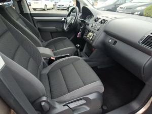 Yellow Volkswagen Touran 2012 in Riga, with an engine capacity of 1.60 L and mileage of 239 thousand km for 6777 €, photo 15 on AUTOMOTO.COM.LV