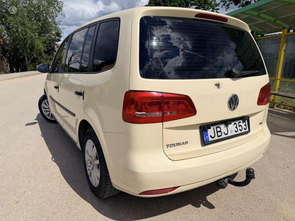 Dzeltens Volkswagen Touran 2012 Šauļi, ar dzinēja tilpumu 1.60 L un nobraukumu 463 tūkst. km par 4000 €, foto 9 vietnē AUTOMOTO.COM.LV