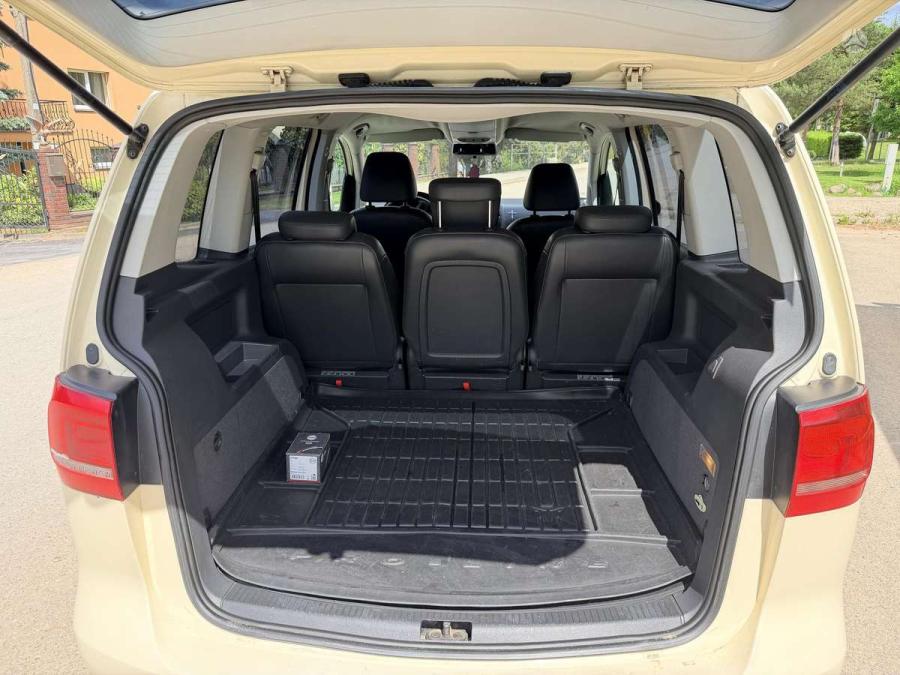 Dzeltens Volkswagen Touran 2012 Šauļi, ar dzinēja tilpumu 1.60 L un nobraukumu 463 tūkst. km par 4000 €, foto 12 vietnē AUTOMOTO.COM.LV
