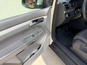 Dzeltens Volkswagen Touran 2012 Šauļi, ar dzinēja tilpumu 1.60 L un nobraukumu 463 tūkst. km par 4000 €, foto 16 vietnē AUTOMOTO.COM.LV