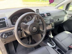 Dzeltens Volkswagen Touran 2012 Šauļi, ar dzinēja tilpumu 1.60 L un nobraukumu 463 tūkst. km par 4000 €, foto 18 vietnē AUTOMOTO.COM.LV