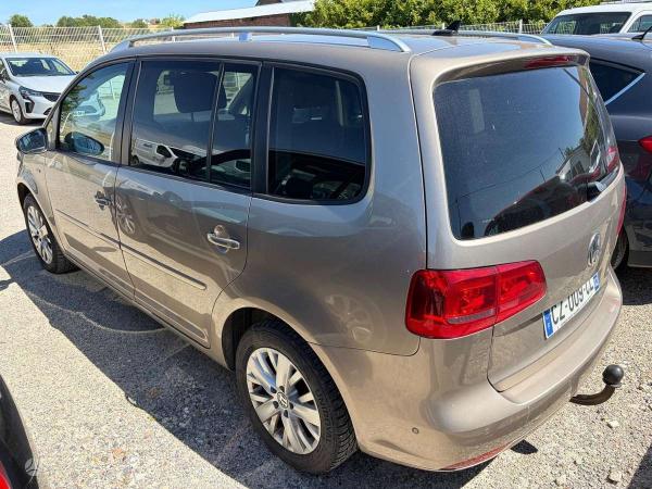 Yellow Volkswagen Touran 2013 in Taurage, with an engine capacity of 1.97 L and mileage of 360 thousand km for 6000 €, photo 2 on AUTOMOTO.COM.LV