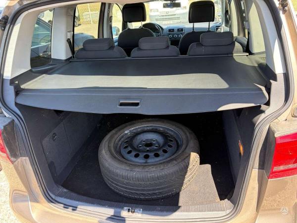 Yellow Volkswagen Touran 2013 in Taurage, with an engine capacity of 1.97 L and mileage of 360 thousand km for 6000 €, photo 4 on AUTOMOTO.COM.LV
