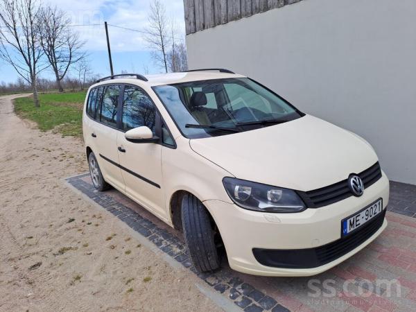 Dzeltens Volkswagen Touran 2013 Tukums, ar dzinēja tilpumu 1.60 L un nobraukumu 430 tūkst. km par 2000 €, foto 1 vietnē AUTOMOTO.COM.LV