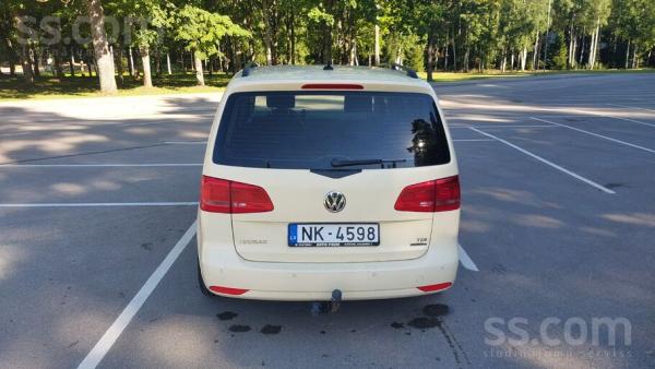 Yellow Volkswagen Touran 2013 in Aluksne, with an engine capacity of 2.00 L and mileage of 0 thousand km for 2800 €, photo 8 on AUTOMOTO.COM.LV