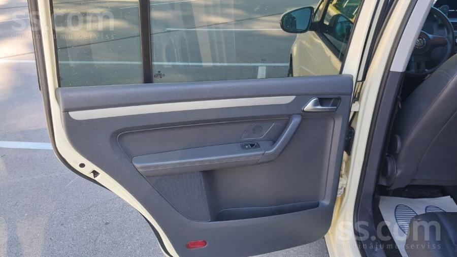 Yellow Volkswagen Touran 2013 in Aluksne, with an engine capacity of 2.00 L and mileage of 0 thousand km for 2800 €, photo 22 on AUTOMOTO.COM.LV