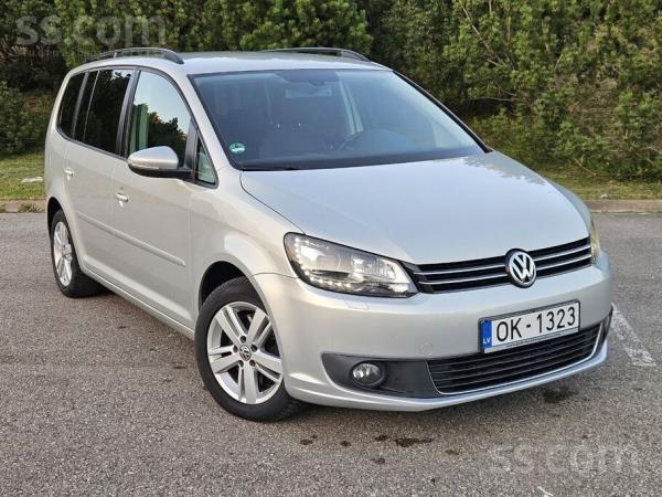 Фольксваген Туран 2013 в Талси на AUTOMOTO.COM.LV Желтый Фольксваген Туран 2013 в Талси, объемом двигателя 2.00 л и пробегом 277 тыс. км за 6950 €, фото 1 на AUTOMOTO.COM.LV