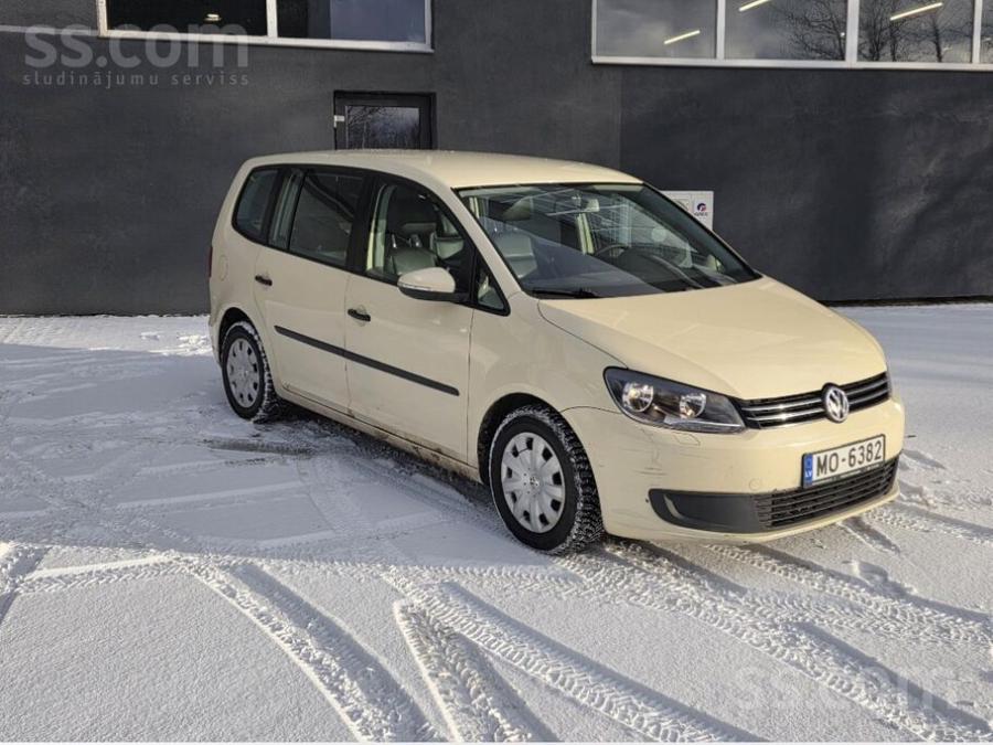 Yellow Volkswagen Touran 2014 in Riga, with an engine capacity of 2.00 L and mileage of 724 thousand km for 2750 €, photo 2 on AUTOMOTO.COM.LV