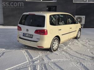 Yellow Volkswagen Touran 2014 in Riga, with an engine capacity of 2.00 L and mileage of 724 thousand km for 2750 €, photo 3 on AUTOMOTO.COM.LV