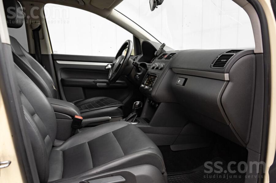 Dzeltens Volkswagen Touran 2014 Jelgava, ar dzinēja tilpumu 2.00 L un nobraukumu 458 tūkst. km par 3000 €, foto 8 vietnē AUTOMOTO.COM.LV