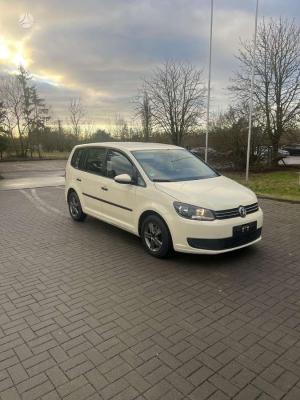 Yellow Volkswagen Touran 2016 in Pasvalys, with an engine capacity of 1.97 L and mileage of 311 thousand km for 4650 €, photo  on AUTOMOTO.COM.LV