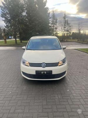 Yellow Volkswagen Touran 2016 in Pasvalys, with an engine capacity of 1.97 L and mileage of 311 thousand km for 4650 €, photo 3 on AUTOMOTO.COM.LV