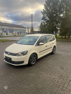 Yellow Volkswagen Touran 2016 in Pasvalys, with an engine capacity of 1.97 L and mileage of 311 thousand km for 4650 €, photo 7 on AUTOMOTO.COM.LV