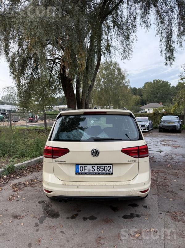 Yellow Volkswagen Touran 2016 in Riga, with an engine capacity of 2.00 L and mileage of 400 thousand km for 4000 €, photo 6 on AUTOMOTO.COM.LV