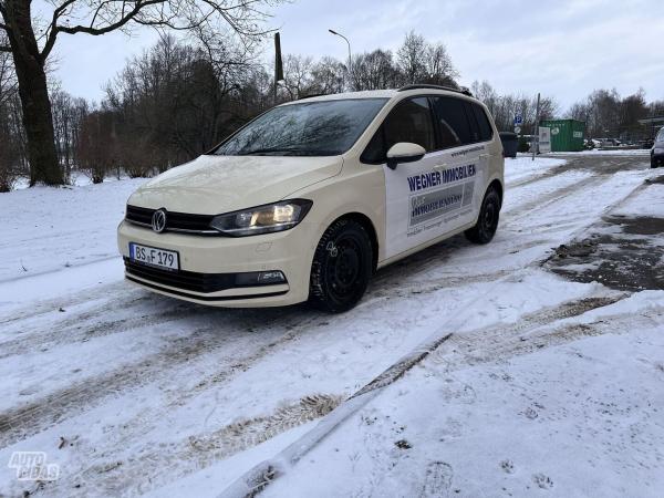 Желтый Фольксваген Туран 2017 в Мариямполе, объемом двигателя 2.00 л и пробегом 410 тыс. км за 5990 €, фото 1 на AUTOMOTO.COM.LV